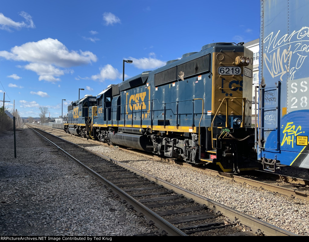 CSX 6227 & 6219
